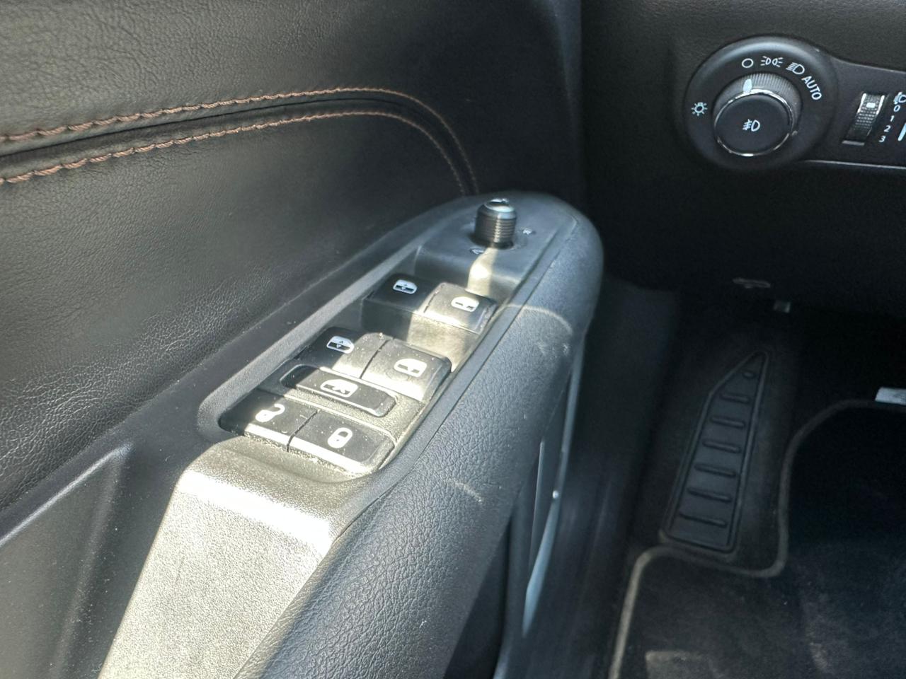 JEEP COMMANDER 1.3 T270 LIMITED 2023 - Car Cash